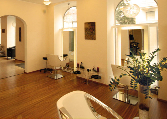 VIP Hair Lounge Hairstyling and More - Friseur termine in 1130 Wien ...